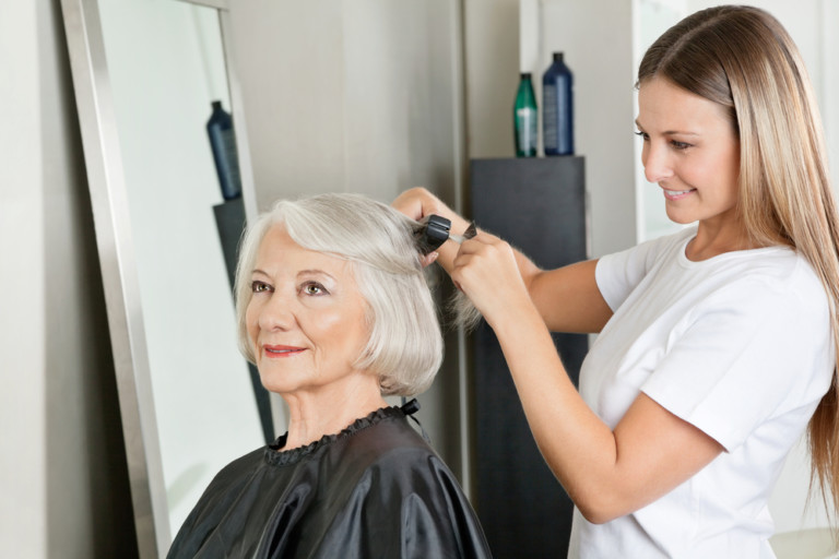 Coiffure à domicile – Le Cheveu Qui Vole